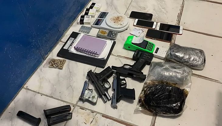 Influenciadora é Presa Com Armas E Cerca De 3 Kg De Droga Em Maceió